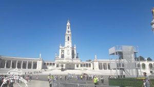 Portugal: Santuário de Nossa Senhora do Rosário de Fátima | Mari Pelo ...